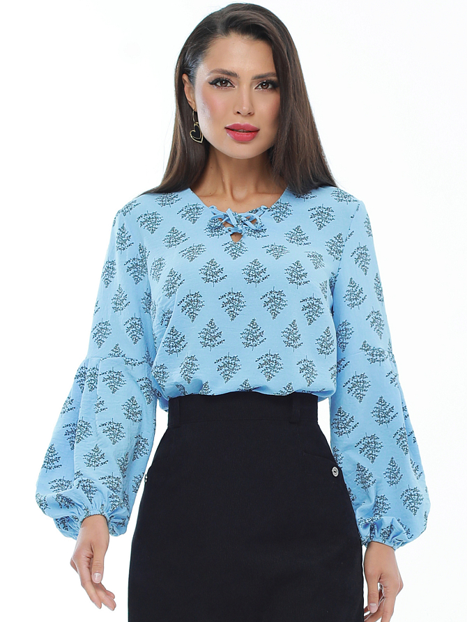 Купить Блузка голубая с принтом по цене: 1 580 ₽ арт. Б-1654-0167-01 - DStrend